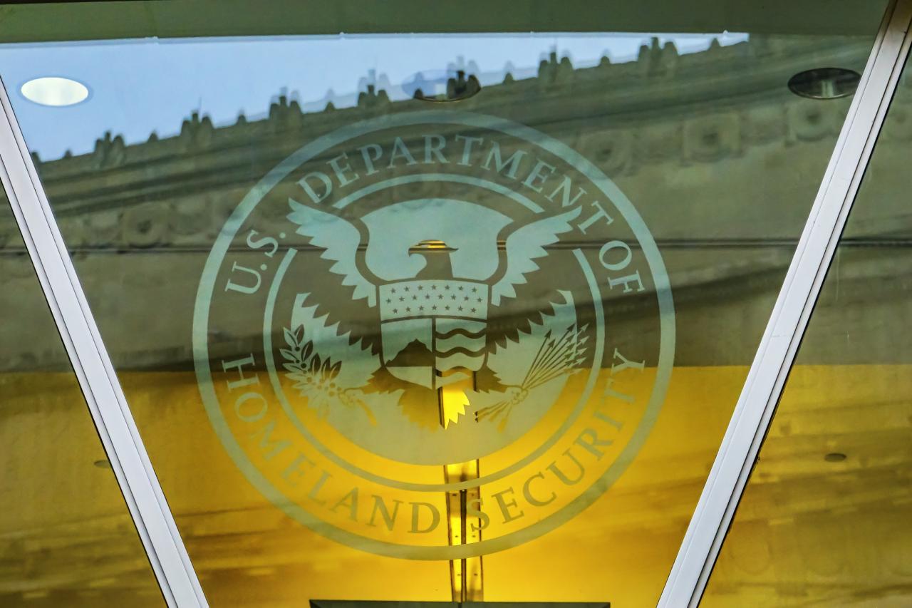 US employers brace for disruption as DHS scraps automatic EAD ...